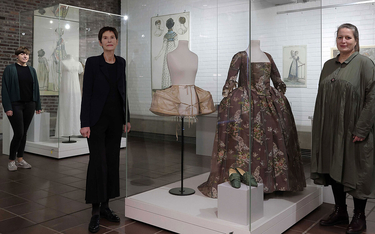 „Prestigesache”: Die textile DNA der Samt- und Seidenstadt