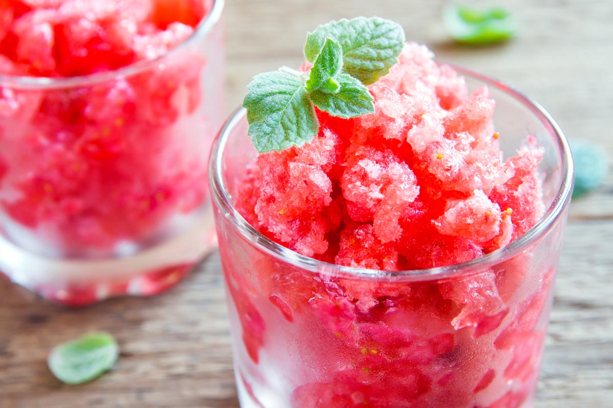 Eiskalter Genuss: Sommerliche Saft-Slushies